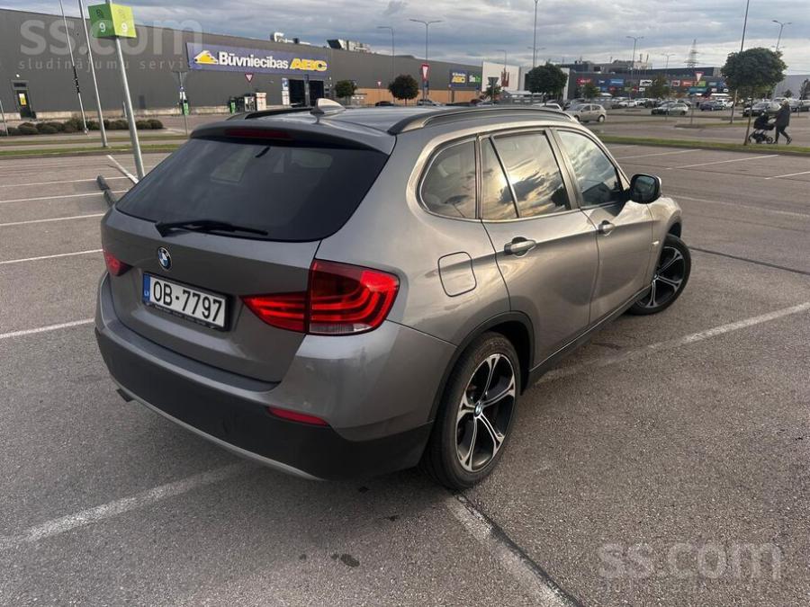 Pelēks BMW X1 2011 Rīga, ar dzinēja tilpumu 2.00 L un nobraukumu 255 tūkst. km par 7150 €, foto 4 vietnē AUTOMOTO.COM.LV