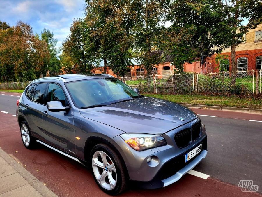 Pelēks BMW X1 2011 Viļņa, ar dzinēja tilpumu 2.00 L un nobraukumu 367 tūkst. km par 6000 €, foto 1 vietnē AUTOMOTO.COM.LV