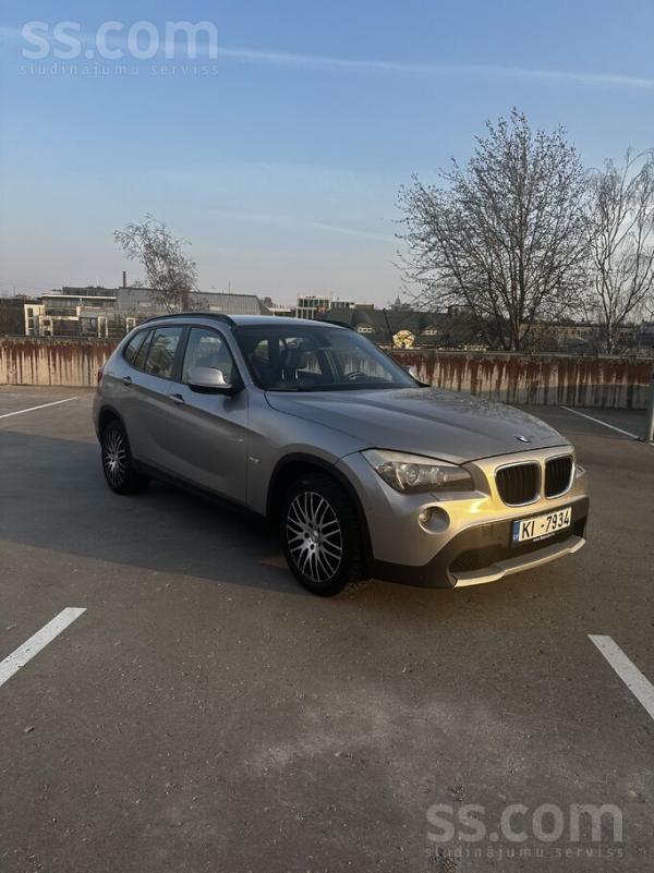 Pelēks BMW X1 2011 Rīga, ar dzinēja tilpumu 2.00 L un nobraukumu 292 tūkst. km par 8000 €, foto 3 vietnē AUTOMOTO.COM.LV