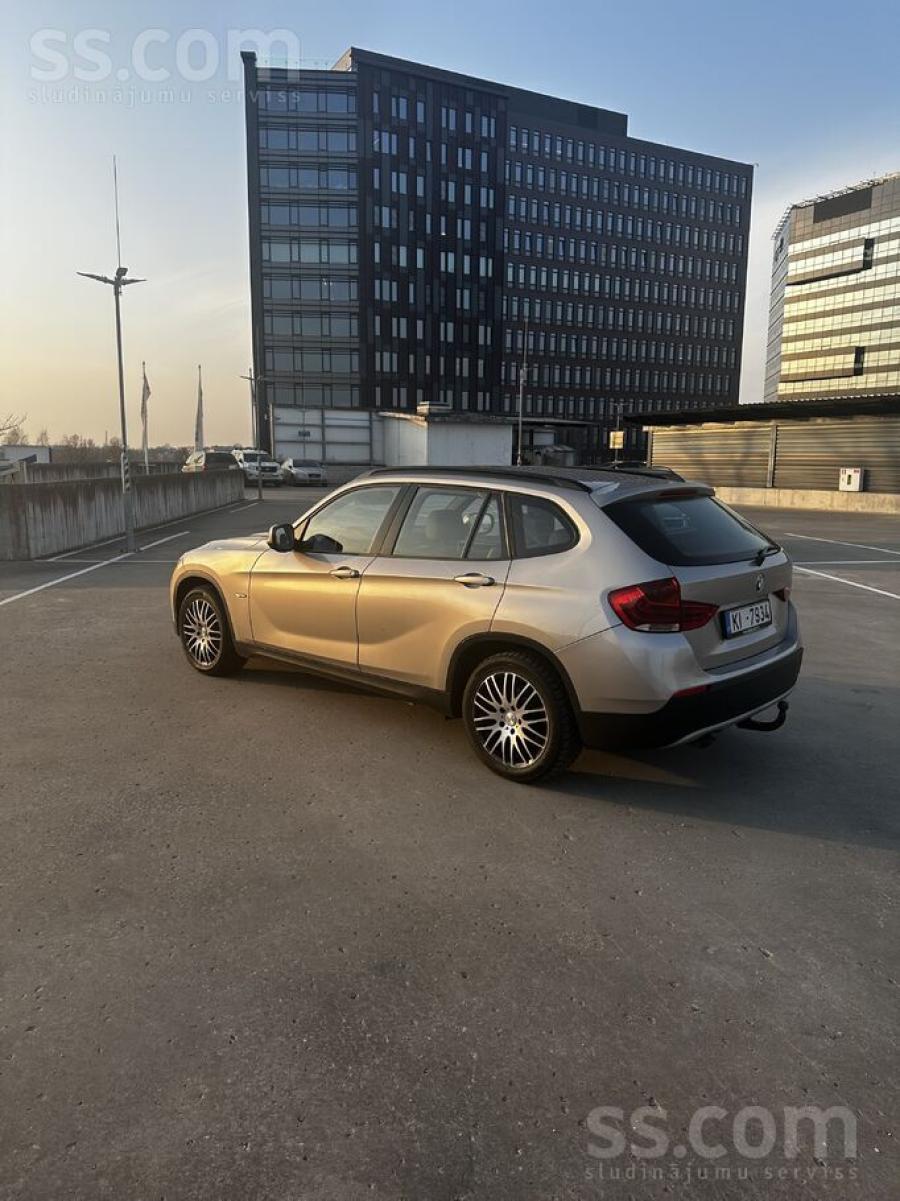 Grey BMW X1 2011 in Riga, with an engine capacity of 2.00 L and mileage of 292 thousand km for 8000 €, photo 4 on AUTOMOTO.COM.LV