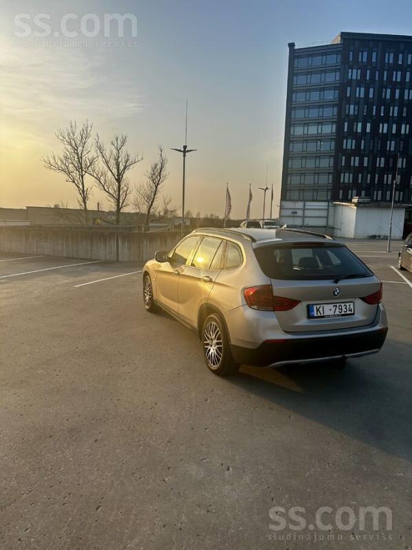Pelēks BMW X1 2011 Rīga, ar dzinēja tilpumu 2.00 L un nobraukumu 292 tūkst. km par 8000 €, foto 5 vietnē AUTOMOTO.COM.LV