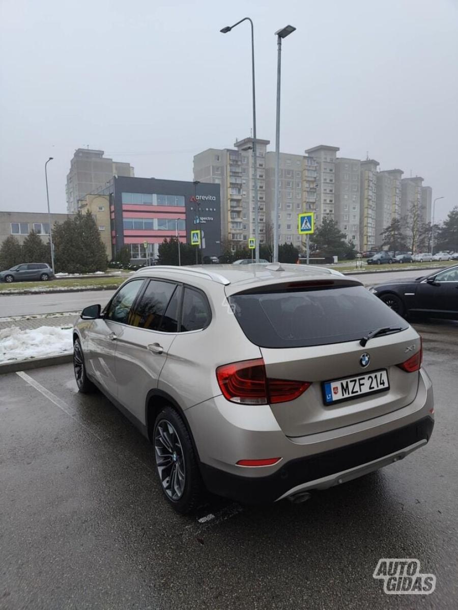Grey BMW X1 2012 in Kaunas, with an engine capacity of 2.00 L and mileage of 253 thousand km for 6500 €, photo 6 on AUTOMOTO.COM.LV