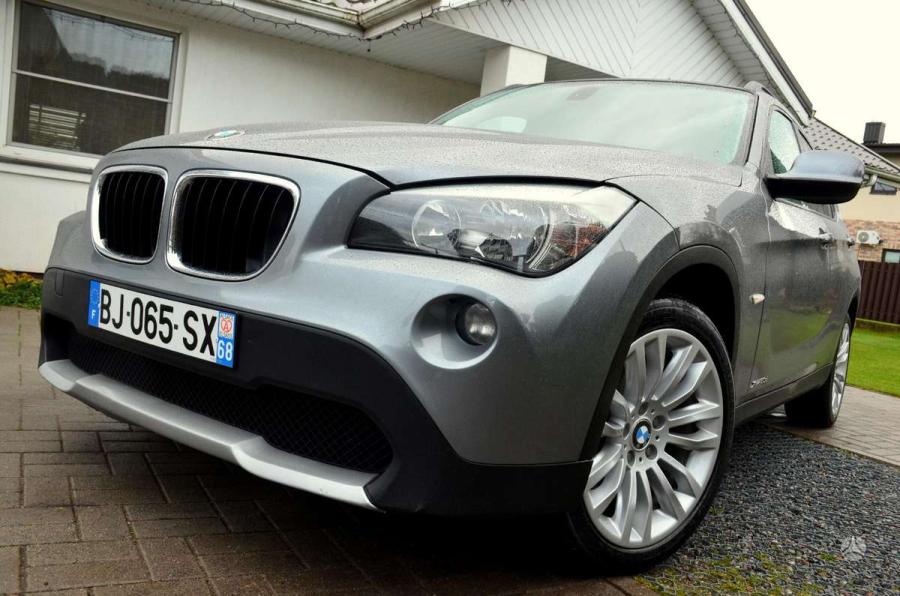 Grey BMW X1 2012 in Kaunas, with an engine capacity of 2.00 L and mileage of 282 thousand km for 7800 €, photo 11 on AUTOMOTO.COM.LV