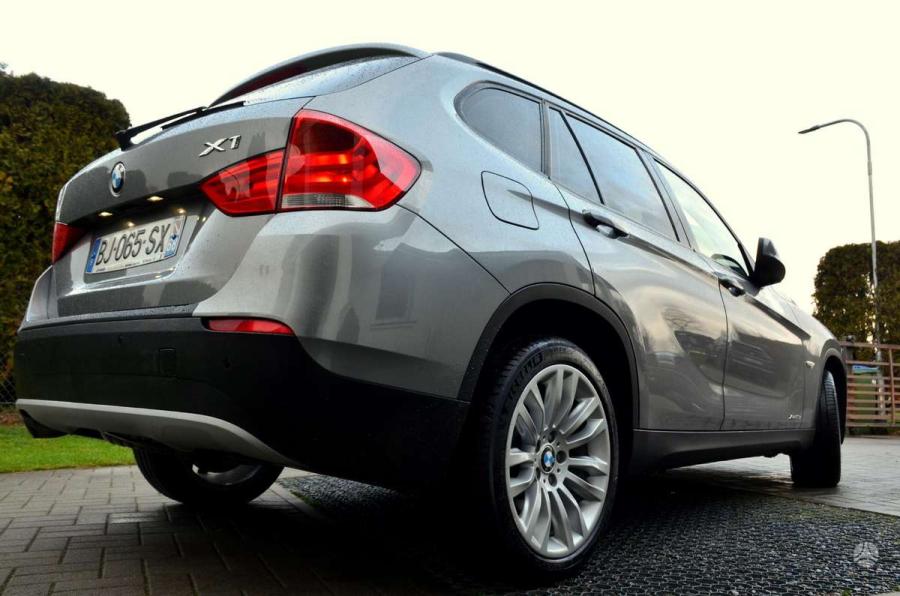 Grey BMW X1 2012 in Kaunas, with an engine capacity of 2.00 L and mileage of 282 thousand km for 7800 €, photo 17 on AUTOMOTO.COM.LV