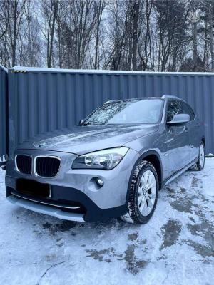 Grey BMW X1 2012 in Vilnius, with an engine capacity of 2.00 L and mileage of 296 thousand km for 7300 €, photo  on AUTOMOTO.COM.LV
