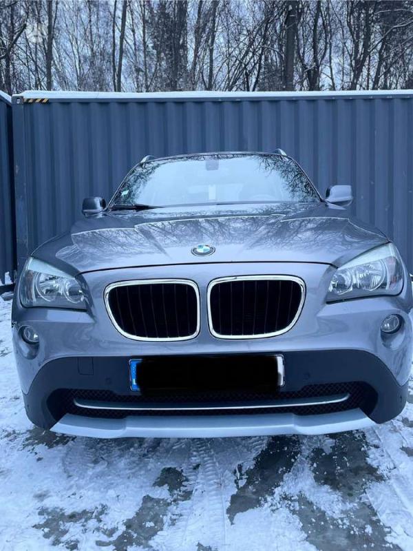 Grey BMW X1 2012 in Vilnius, with an engine capacity of 2.00 L and mileage of 296 thousand km for 7300 €, photo 5 on AUTOMOTO.COM.LV