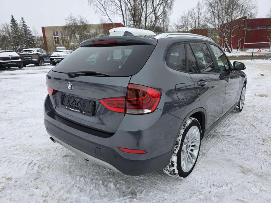 Grey BMW X1 2012 in Telschi, with an engine capacity of 2.00 L and mileage of 251 thousand km for 9200 €, photo 3 on AUTOMOTO.COM.LV