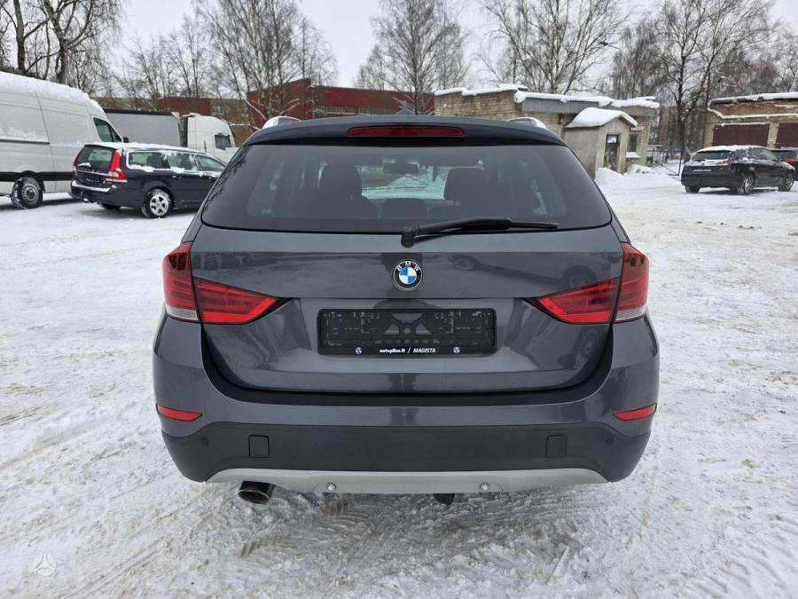Grey BMW X1 2012 in Telschi, with an engine capacity of 2.00 L and mileage of 251 thousand km for 9200 €, photo 6 on AUTOMOTO.COM.LV