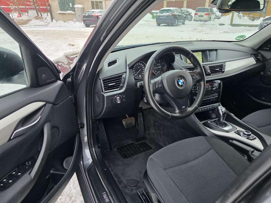 Grey BMW X1 2012 in Telschi, with an engine capacity of 2.00 L and mileage of 251 thousand km for 9200 €, photo 27 on AUTOMOTO.COM.LV