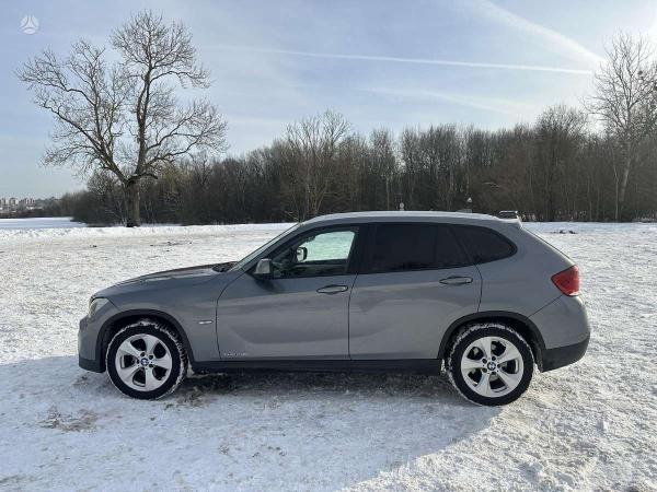 Grey BMW X1 2012 in Kaunas, with an engine capacity of 2.00 L and mileage of 252 thousand km for 6500 €, photo 2 on AUTOMOTO.COM.LV