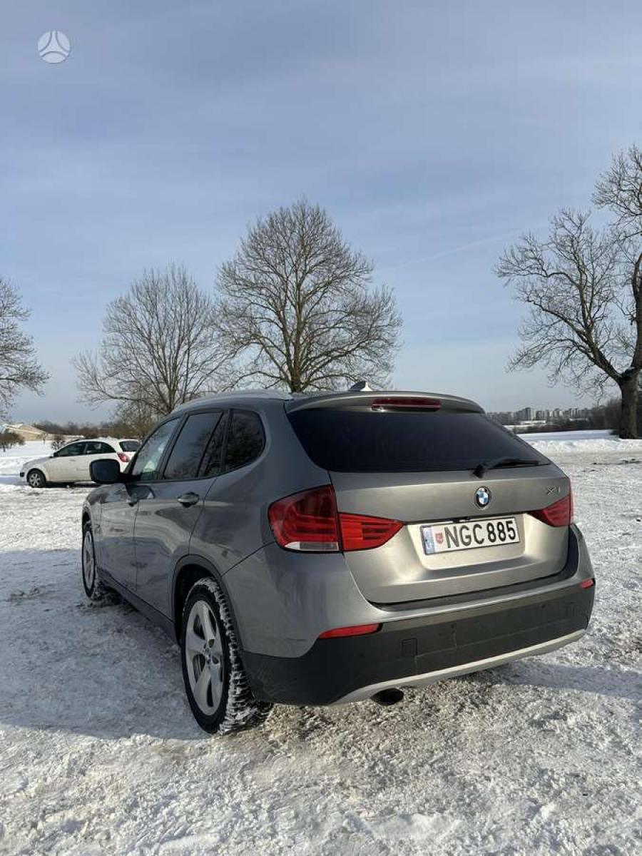 Grey BMW X1 2012 in Kaunas, with an engine capacity of 2.00 L and mileage of 252 thousand km for 6500 €, photo 3 on AUTOMOTO.COM.LV