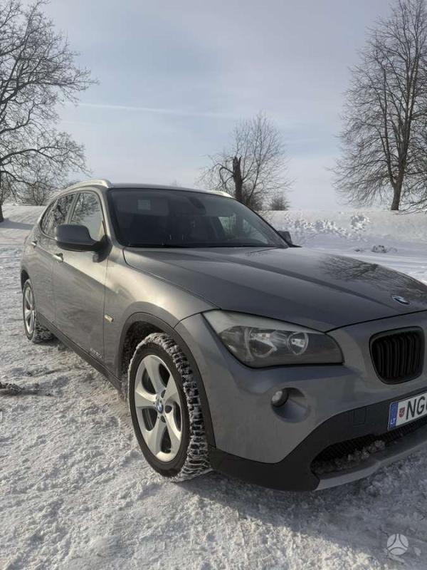 Grey BMW X1 2012 in Kaunas, with an engine capacity of 2.00 L and mileage of 252 thousand km for 6500 €, photo 7 on AUTOMOTO.COM.LV