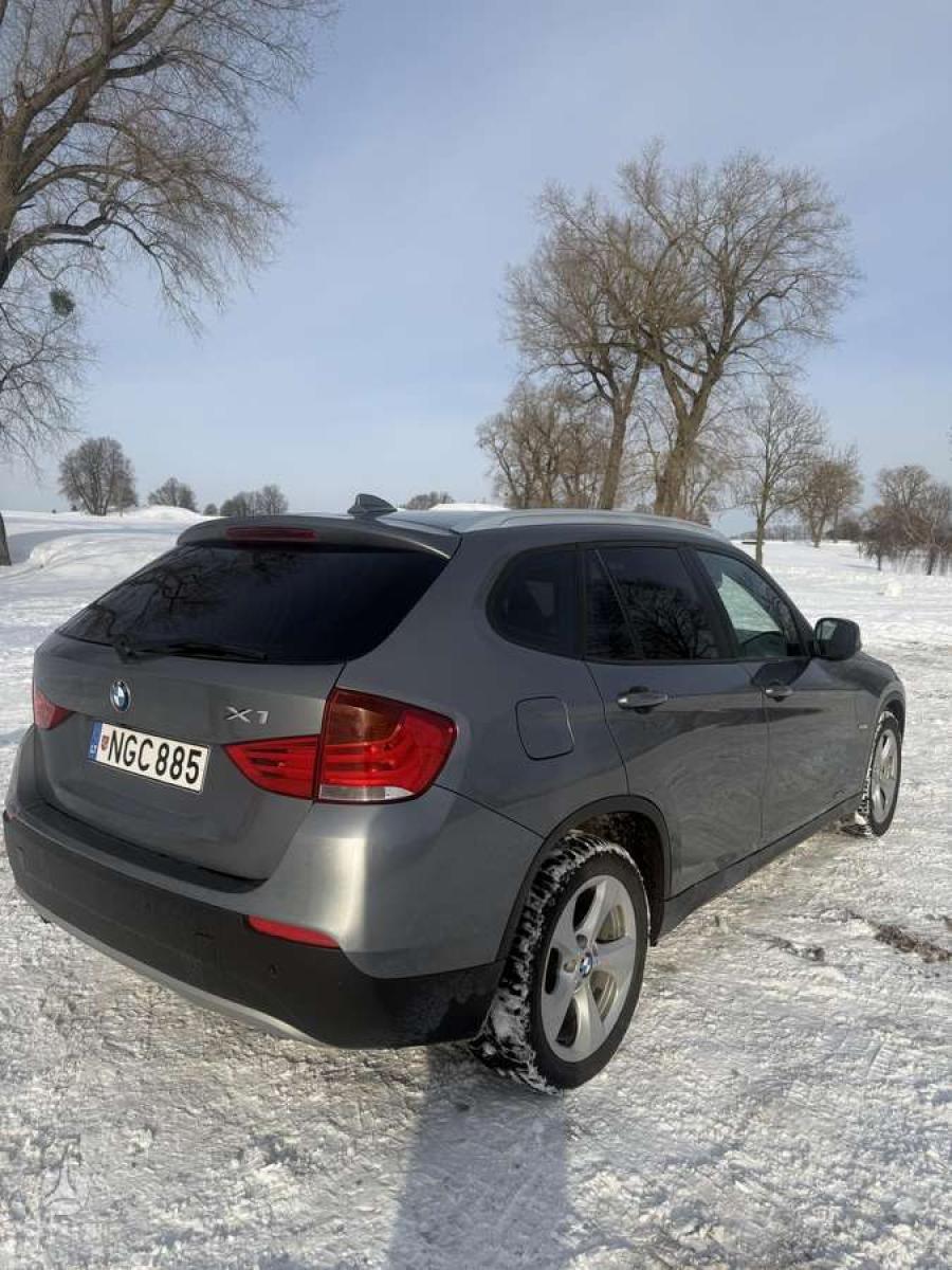 Grey BMW X1 2012 in Kaunas, with an engine capacity of 2.00 L and mileage of 252 thousand km for 6500 €, photo 8 on AUTOMOTO.COM.LV