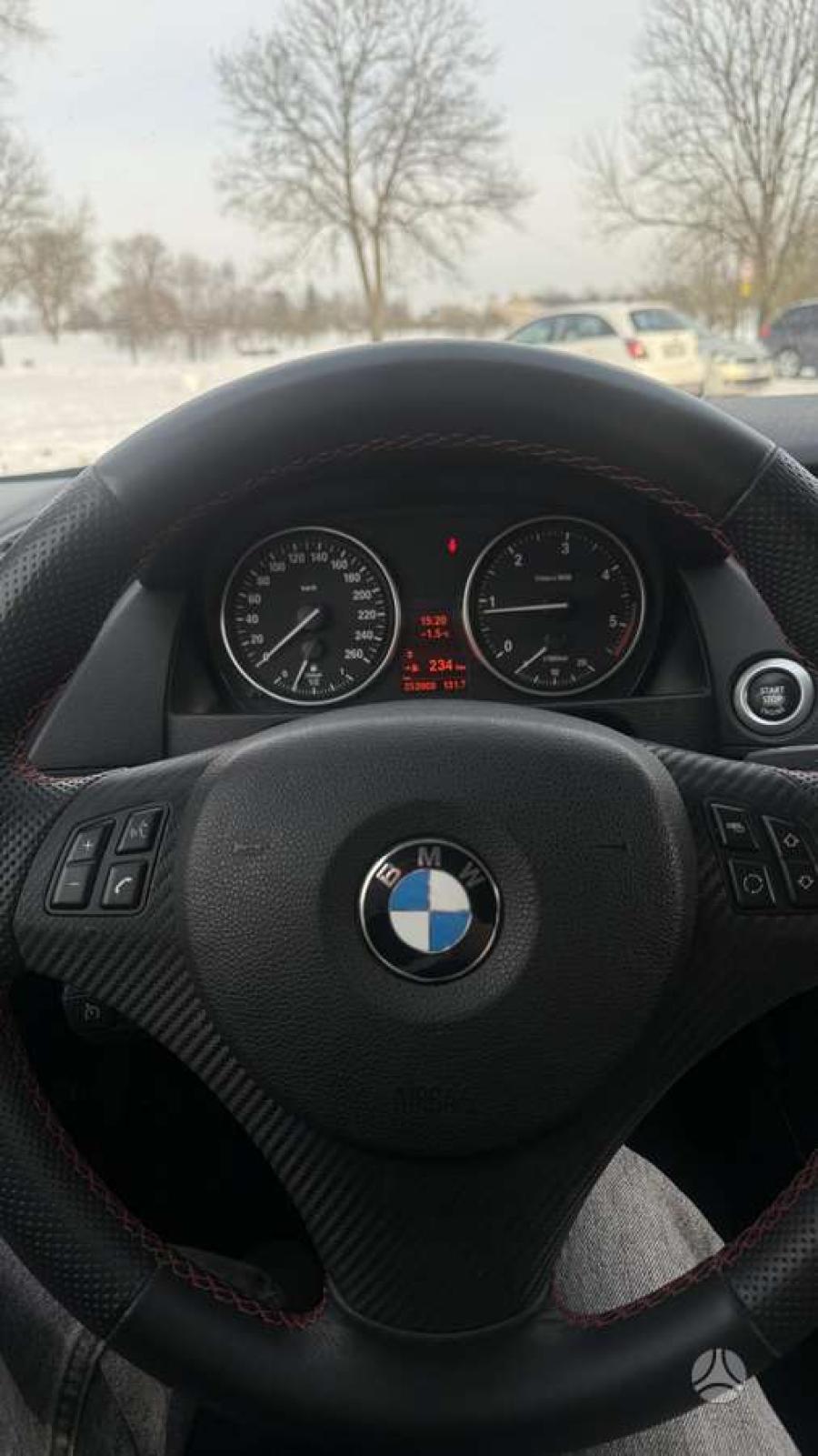 Grey BMW X1 2012 in Kaunas, with an engine capacity of 2.00 L and mileage of 252 thousand km for 6500 €, photo 11 on AUTOMOTO.COM.LV