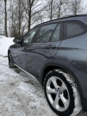 Grey BMW X1 2012 in Panevezys, with an engine capacity of 2.00 L and mileage of 245 thousand km for 8450 €, photo 24 on AUTOMOTO.COM.LV