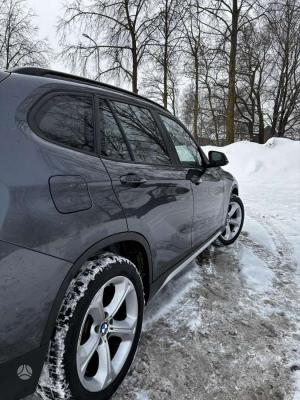 Grey BMW X1 2012 in Panevezys, with an engine capacity of 2.00 L and mileage of 245 thousand km for 8450 €, photo 25 on AUTOMOTO.COM.LV