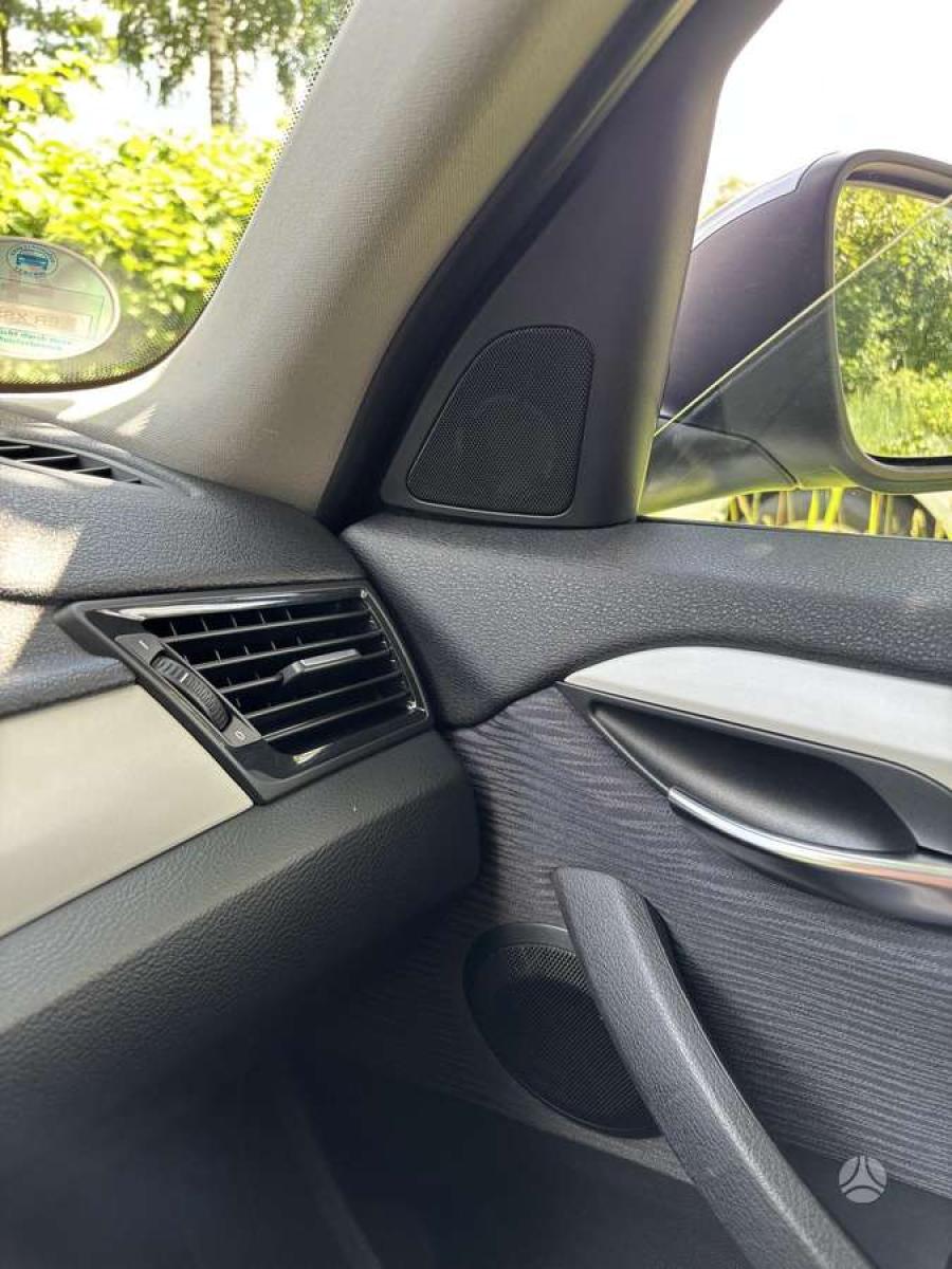 Grey BMW X1 2012 in Kaunas, with an engine capacity of 2.00 L and mileage of 160 thousand km for 6500 €, photo 15 on AUTOMOTO.COM.LV