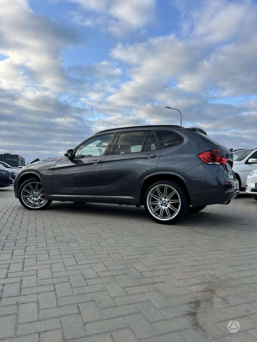Grey BMW X1 2012 in Kaunas, with an engine capacity of 2.00 L and mileage of 391 thousand km for 9500 €, photo 16 on AUTOMOTO.COM.LV
