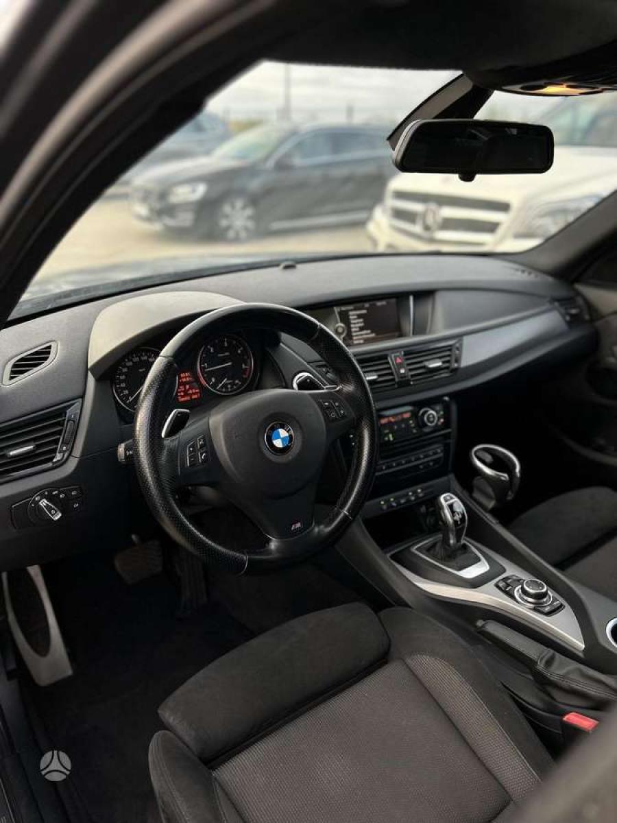 Grey BMW X1 2012 in Kaunas, with an engine capacity of 2.00 L and mileage of 391 thousand km for 9500 €, photo 19 on AUTOMOTO.COM.LV