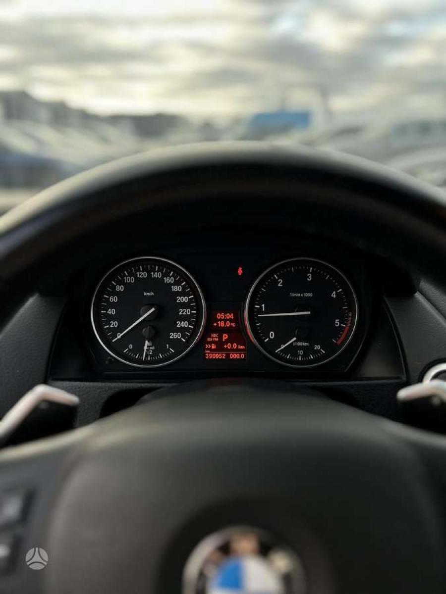 Grey BMW X1 2012 in Kaunas, with an engine capacity of 2.00 L and mileage of 391 thousand km for 9500 €, photo 22 on AUTOMOTO.COM.LV