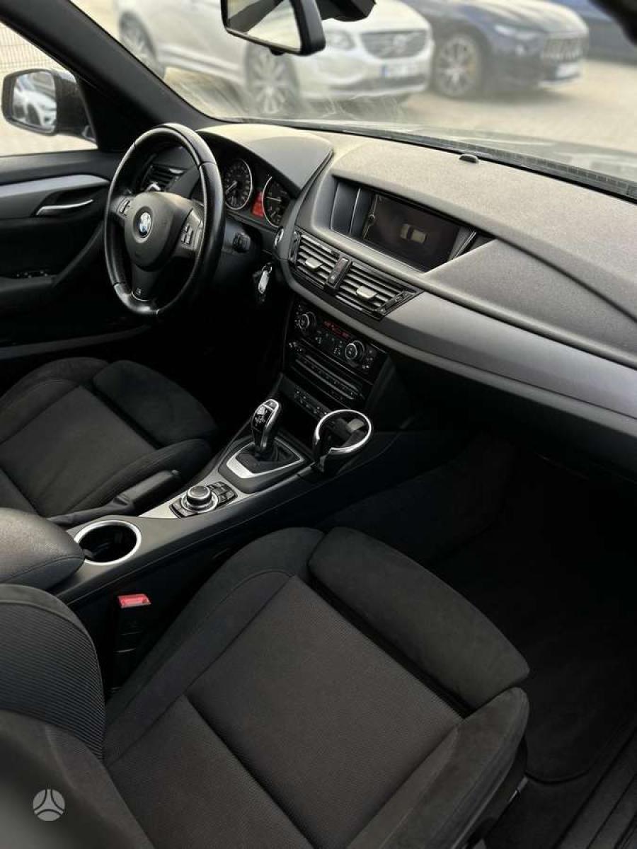 Grey BMW X1 2012 in Kaunas, with an engine capacity of 2.00 L and mileage of 391 thousand km for 9500 €, photo 33 on AUTOMOTO.COM.LV