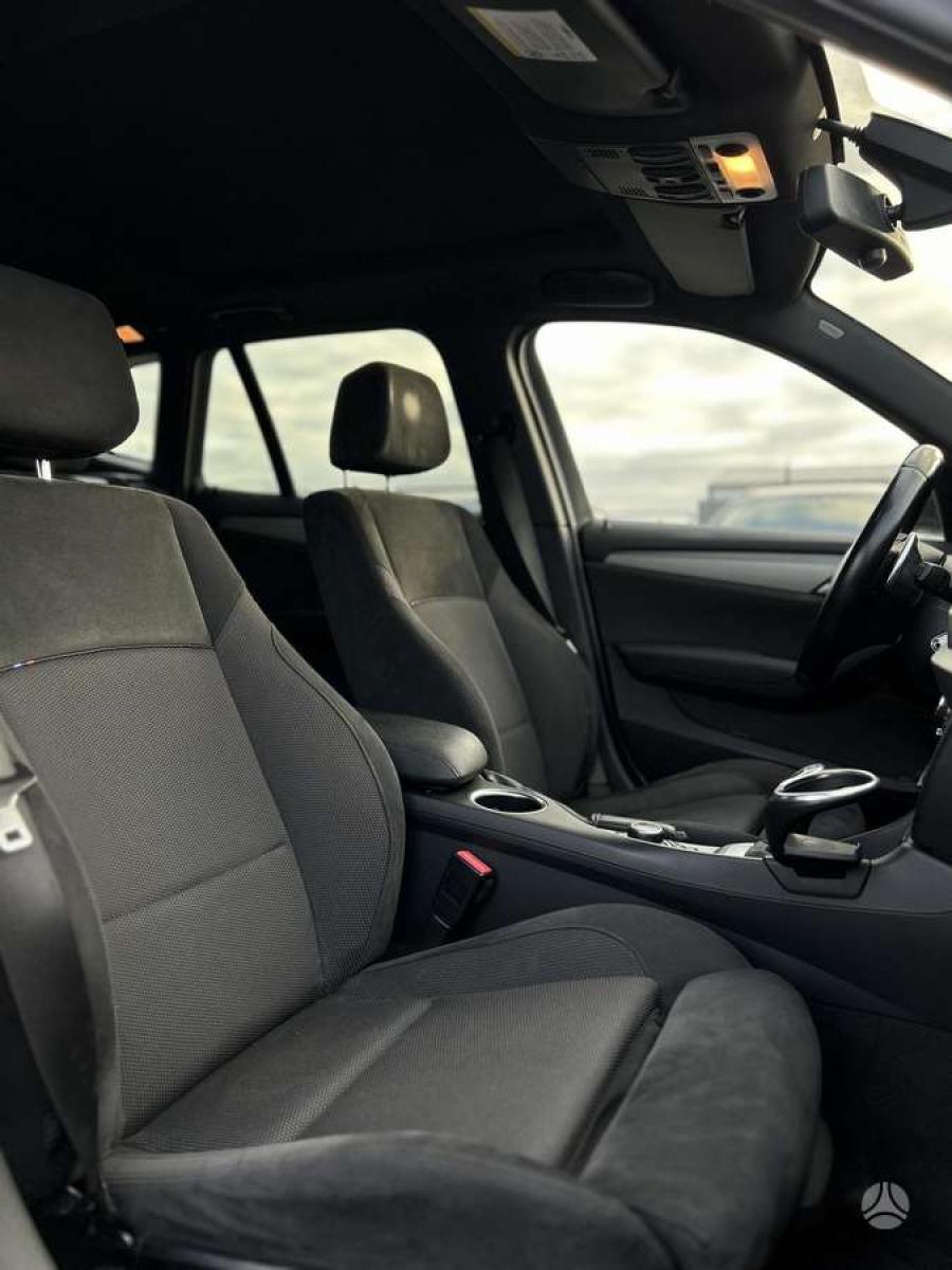 Grey BMW X1 2012 in Kaunas, with an engine capacity of 2.00 L and mileage of 391 thousand km for 9500 €, photo 34 on AUTOMOTO.COM.LV