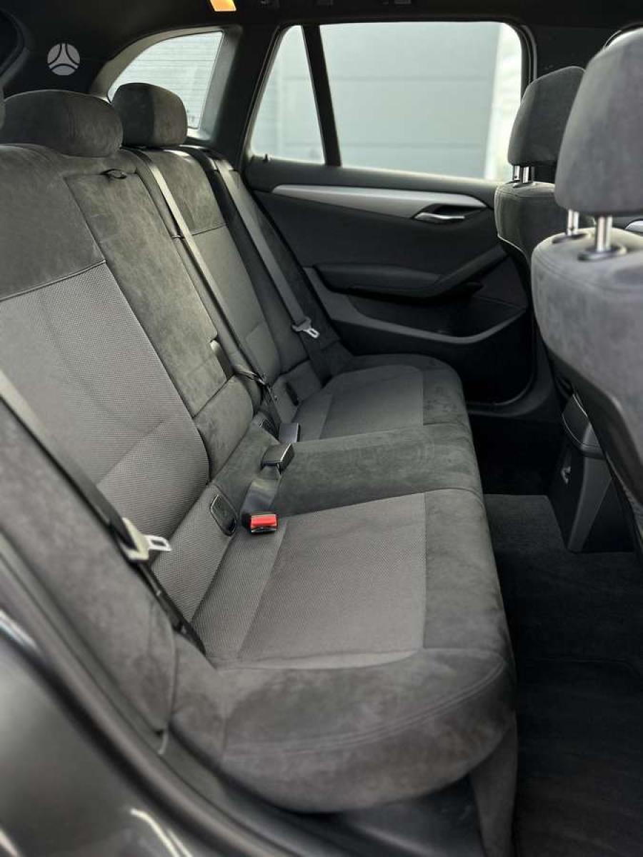 Grey BMW X1 2012 in Kaunas, with an engine capacity of 2.00 L and mileage of 391 thousand km for 9500 €, photo 39 on AUTOMOTO.COM.LV
