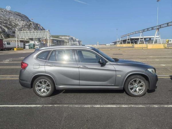 Grey BMW X1 2012 in Kaunas, with an engine capacity of 2.00 L and mileage of 101 thousand km for 2650 €, photo 6 on AUTOMOTO.COM.LV
