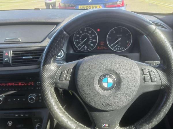 Grey BMW X1 2012 in Kaunas, with an engine capacity of 2.00 L and mileage of 101 thousand km for 2650 €, photo 8 on AUTOMOTO.COM.LV