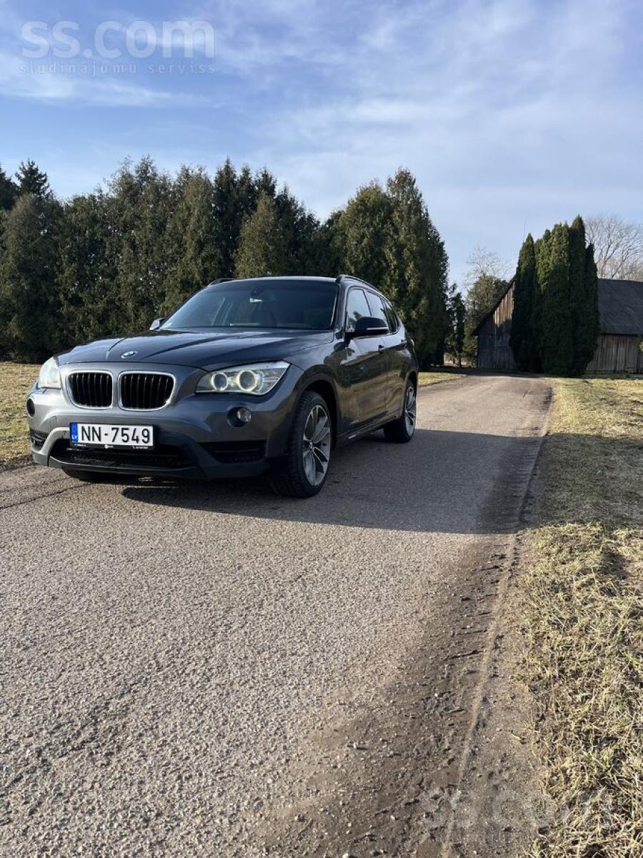 Pelēks BMW X1 2013 Rīga, ar dzinēja tilpumu 2.00 L un nobraukumu 263 tūkst. km par 7100 €, foto 1 vietnē AUTOMOTO.COM.LV