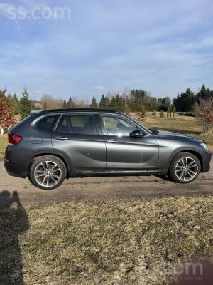Pelēks BMW X1 2013 Rīga, ar dzinēja tilpumu 2.00 L un nobraukumu 263 tūkst. km par 7100 €, foto 4 vietnē AUTOMOTO.COM.LV
