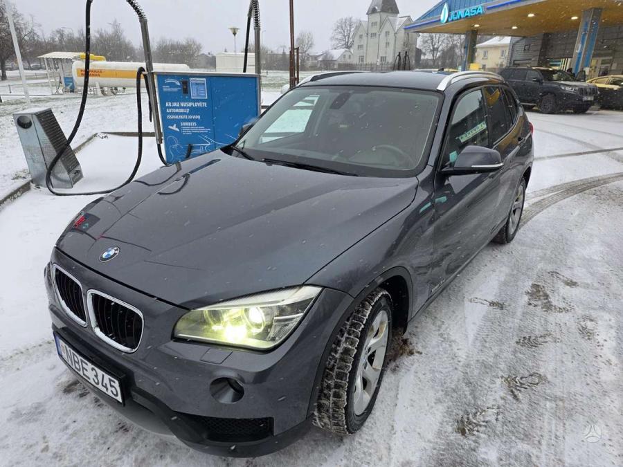 Pelēks BMW X1 2013 Šauļi, ar dzinēja tilpumu 2.00 L un nobraukumu 238 tūkst. km par 6200 €, foto 1 vietnē AUTOMOTO.COM.LV