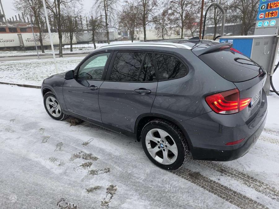 Pelēks BMW X1 2013 Šauļi, ar dzinēja tilpumu 2.00 L un nobraukumu 238 tūkst. km par 6200 €, foto 4 vietnē AUTOMOTO.COM.LV