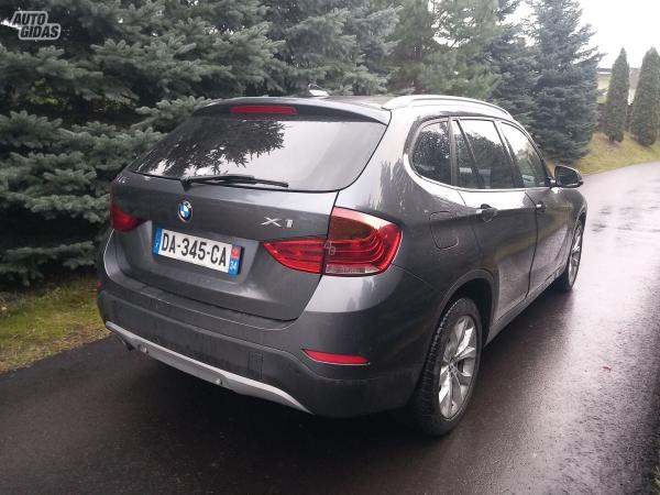 Grey BMW X1 2013 in Utena, with an engine capacity of 2.00 L and mileage of 213 thousand km for 5400 €, photo 9 on AUTOMOTO.COM.LV