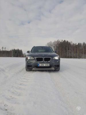 Grey BMW X1 2013 in Taurage, with an engine capacity of 2.00 L and mileage of 246 thousand km for 6200 €, photo  on AUTOMOTO.COM.LV