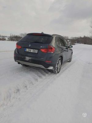 Grey BMW X1 2013 in Taurage, with an engine capacity of 2.00 L and mileage of 246 thousand km for 6200 €, photo 5 on AUTOMOTO.COM.LV