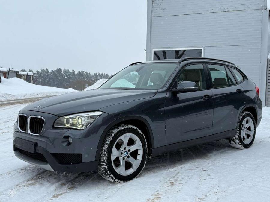 Grey BMW X1 2013 in Utena, with an engine capacity of 2.00 L and mileage of 218 thousand km for 8550 €, photo 4 on AUTOMOTO.COM.LV