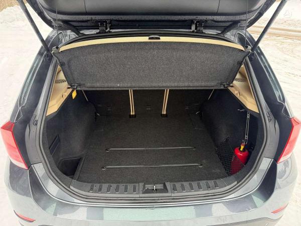 Grey BMW X1 2013 in Utena, with an engine capacity of 2.00 L and mileage of 218 thousand km for 8550 €, photo 11 on AUTOMOTO.COM.LV