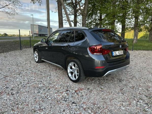 Grey BMW X1 2013 in Cesis, with an engine capacity of 2.00 L and mileage of 0 thousand km for 9400 €, photo 5 on AUTOMOTO.COM.LV