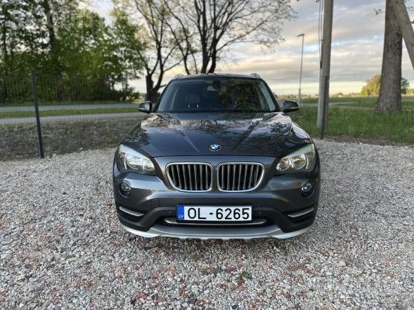 Pelēks BMW X1 2013 Cēsis, ar dzinēja tilpumu 2.00 L un nobraukumu 0 tūkst. km par 9400 €, foto 2 vietnē AUTOMOTO.COM.LV