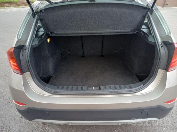 Grey BMW X1 2013 in Valmiera, with an engine capacity of 2.00 L and mileage of 249 thousand km for 7300 €, photo 9 on AUTOMOTO.COM.LV