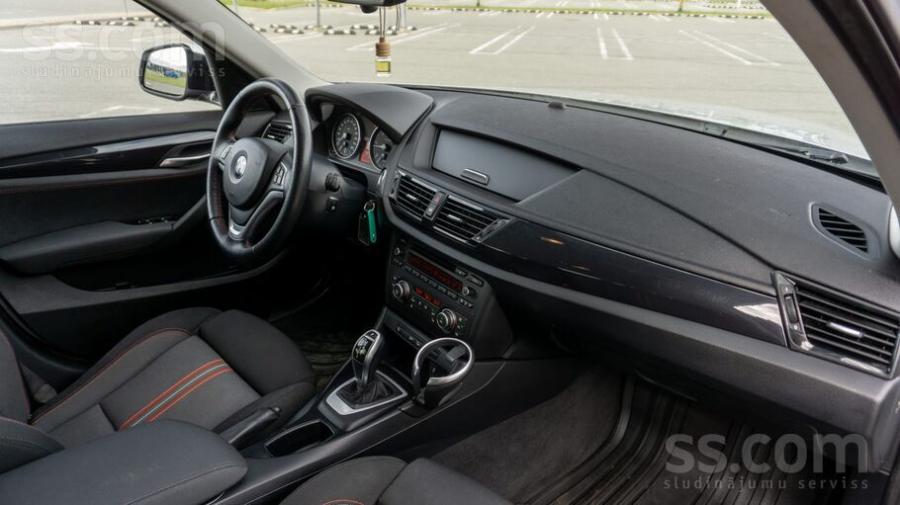 Pelēks BMW X1 2013 Rīga, ar dzinēja tilpumu 2.00 L un nobraukumu 275 tūkst. km par 7990 €, foto 12 vietnē AUTOMOTO.COM.LV