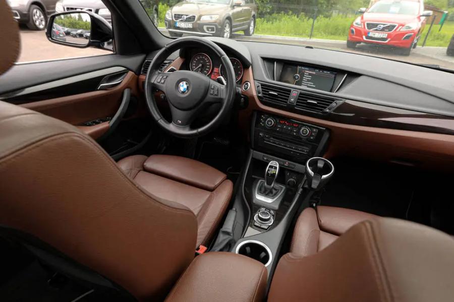 Pelēks BMW X1 2013 Jelgava, ar dzinēja tilpumu 2.00 L un nobraukumu 250 tūkst. km par 9990 €, foto 13 vietnē AUTOMOTO.COM.LV