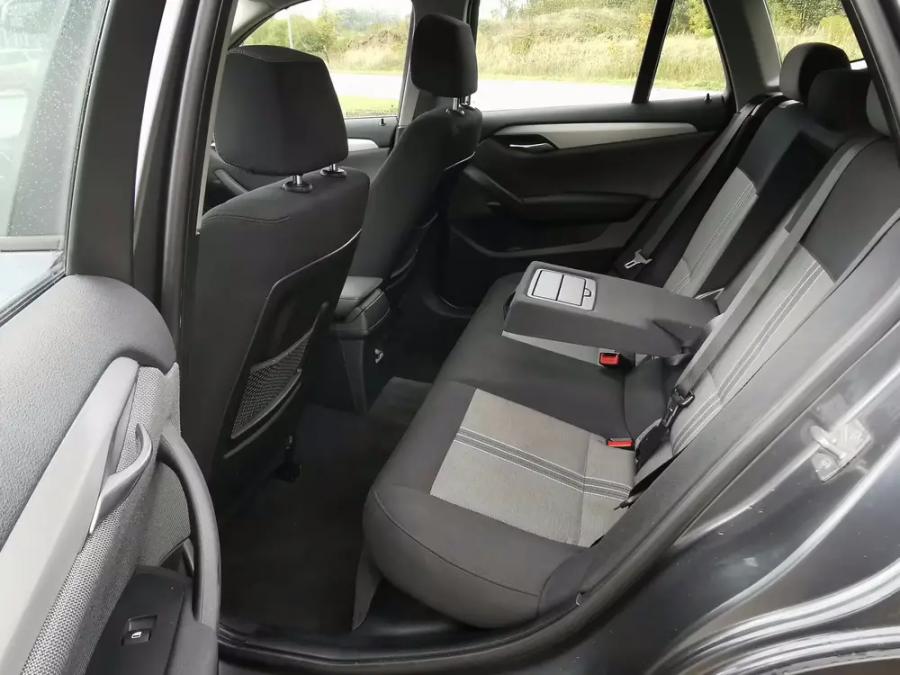 Grey BMW X1 2013 in Kuldiga, with an engine capacity of 2.00 L and mileage of 216 thousand km for 8800 €, photo 7 on AUTOMOTO.COM.LV