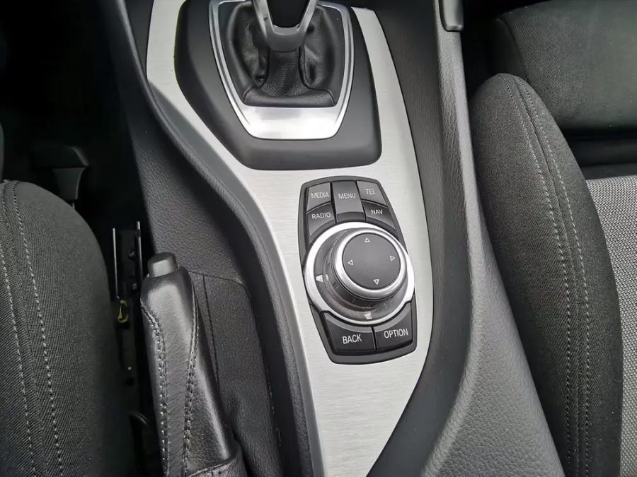 Grey BMW X1 2013 in Kuldiga, with an engine capacity of 2.00 L and mileage of 216 thousand km for 8800 €, photo 12 on AUTOMOTO.COM.LV