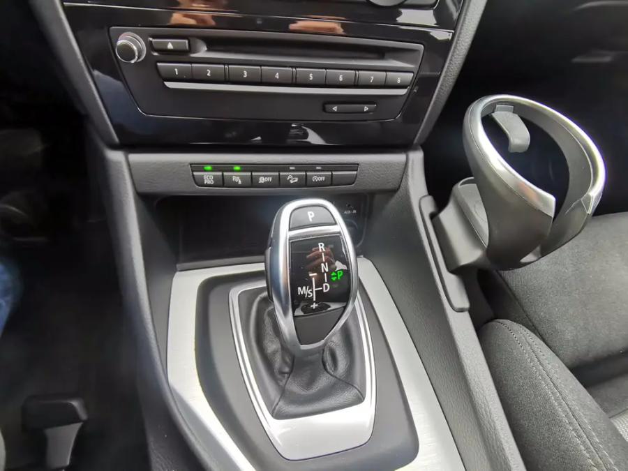 Grey BMW X1 2013 in Kuldiga, with an engine capacity of 2.00 L and mileage of 216 thousand km for 8800 €, photo 13 on AUTOMOTO.COM.LV