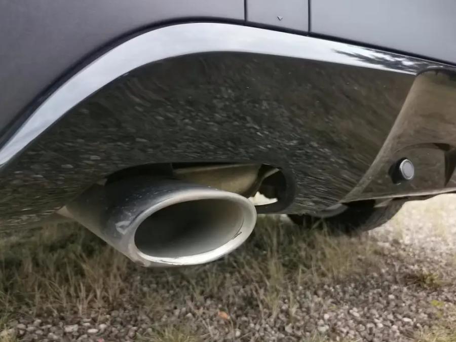 Grey BMW X1 2013 in Kuldiga, with an engine capacity of 2.00 L and mileage of 281 thousand km for 8400 €, photo 6 on AUTOMOTO.COM.LV