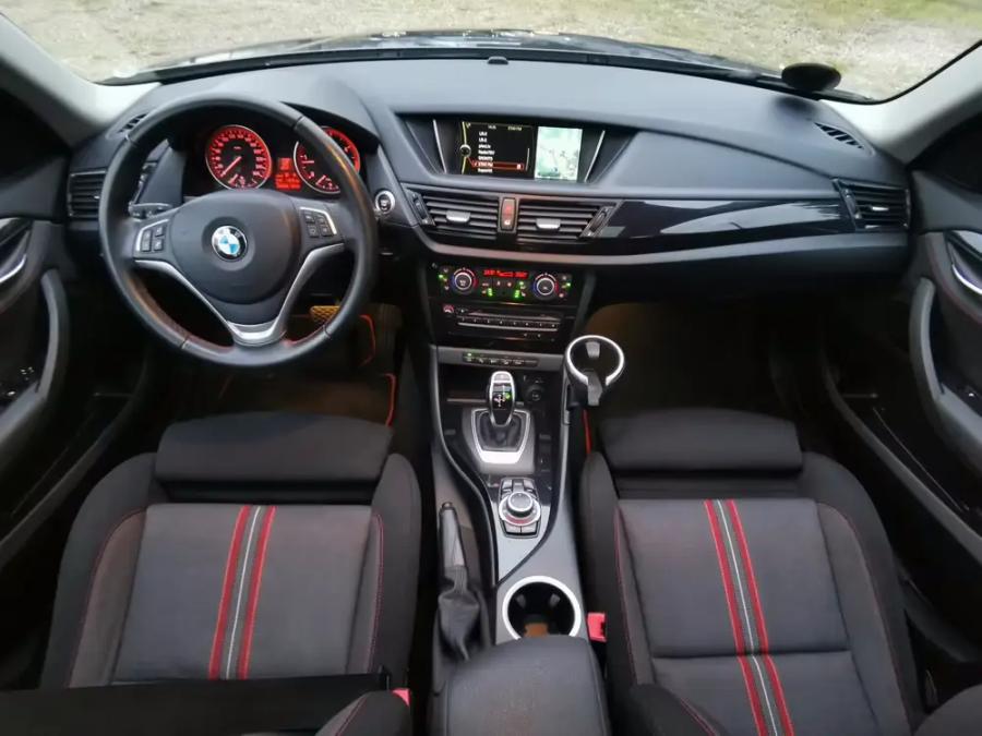 Grey BMW X1 2013 in Kuldiga, with an engine capacity of 2.00 L and mileage of 281 thousand km for 8400 €, photo 8 on AUTOMOTO.COM.LV