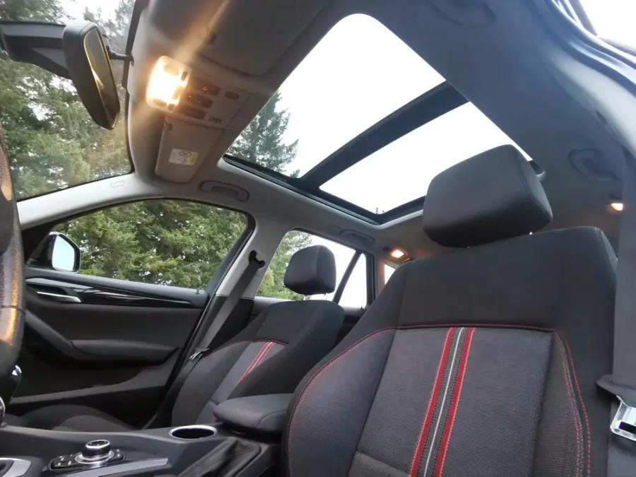 Grey BMW X1 2013 in Kuldiga, with an engine capacity of 2.00 L and mileage of 281 thousand km for 8400 €, photo 12 on AUTOMOTO.COM.LV