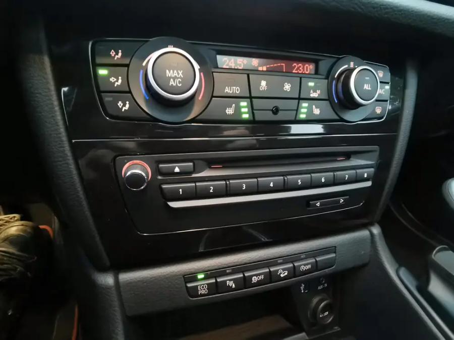 Grey BMW X1 2013 in Kuldiga, with an engine capacity of 2.00 L and mileage of 281 thousand km for 8400 €, photo 14 on AUTOMOTO.COM.LV